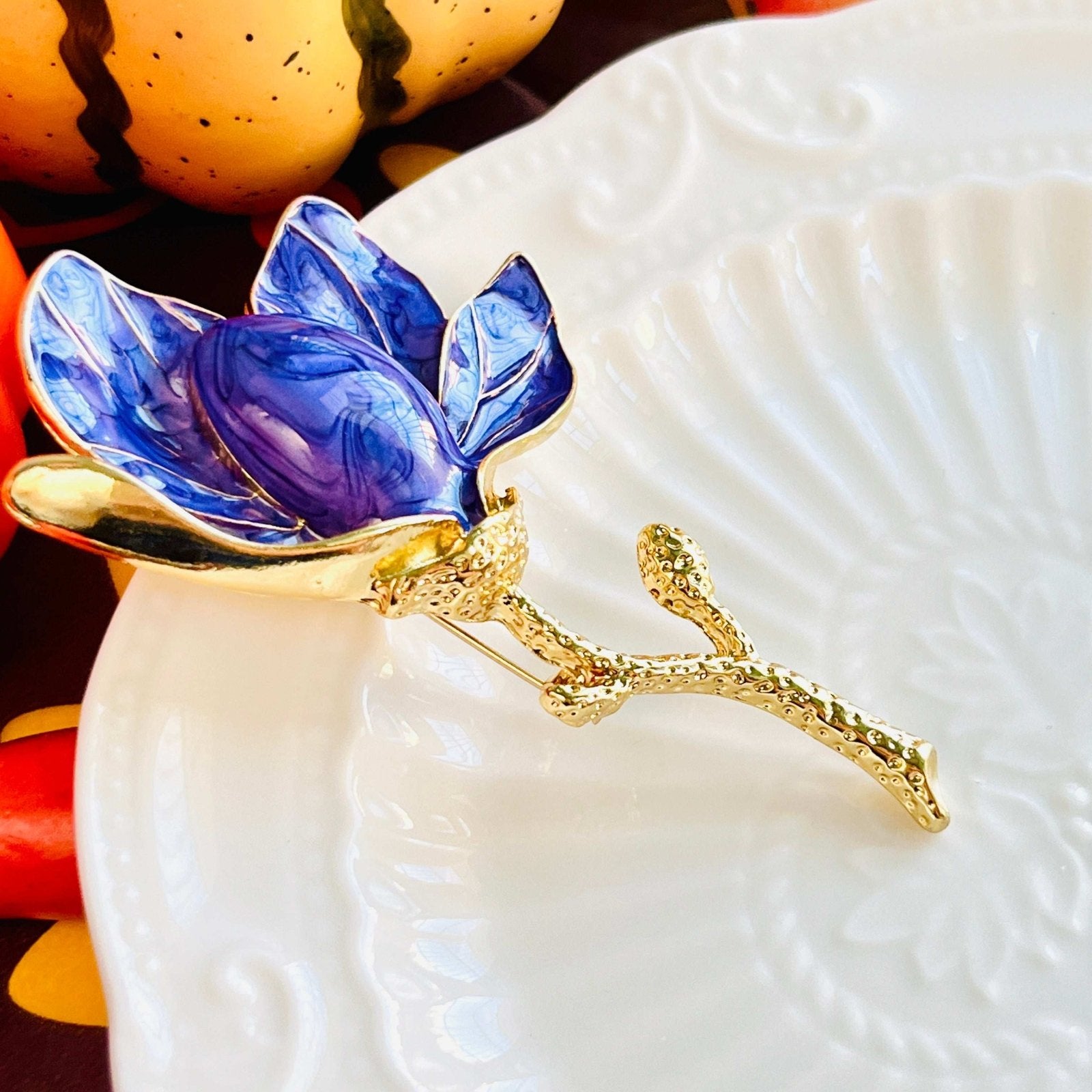 Broche vintage de flor de magnolia – Natural Bunny Accessories
